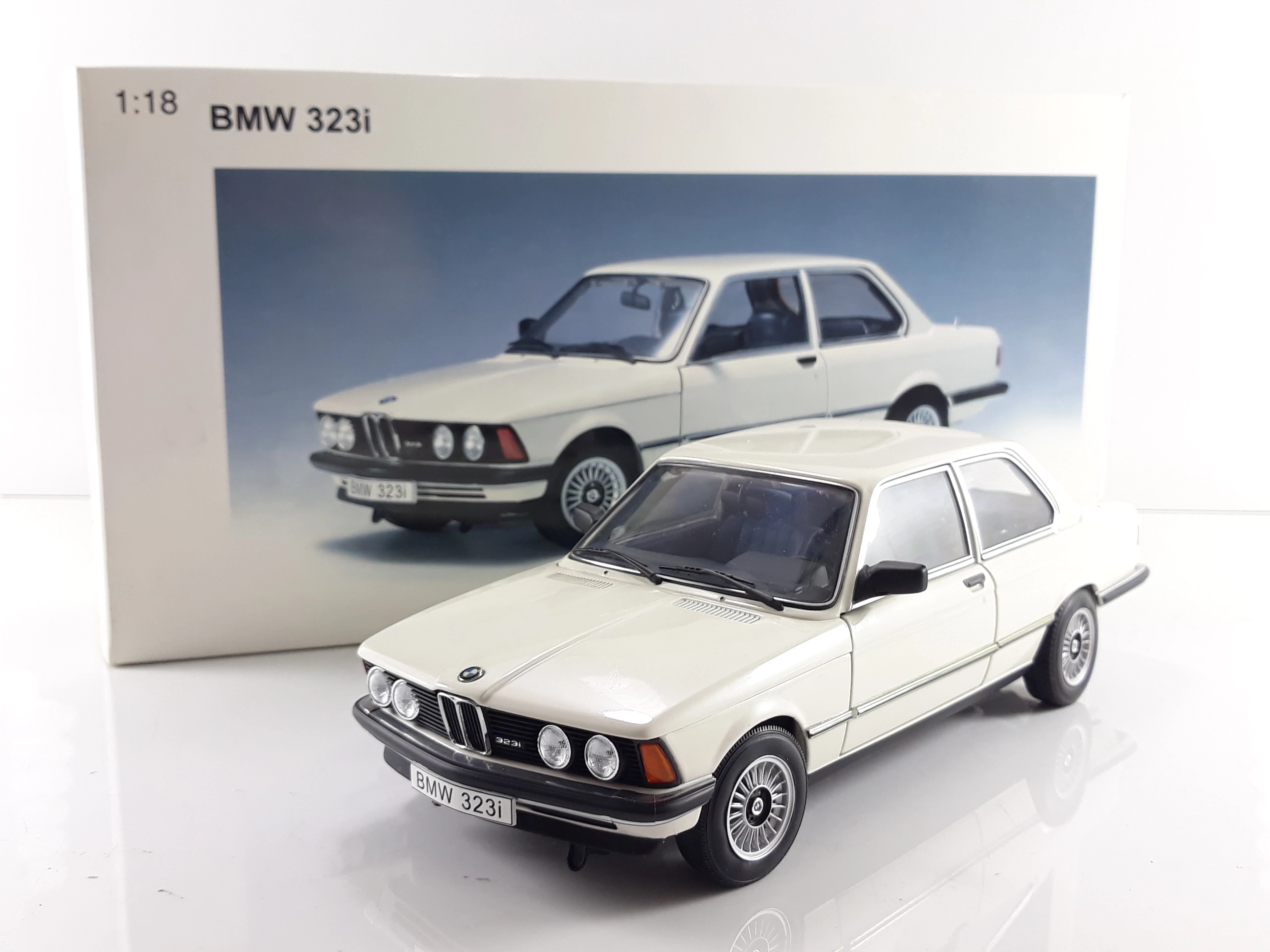 AUTOART 1:18 BMW 323I E21 MILLENNIUM | Samochody | Loombard.pl