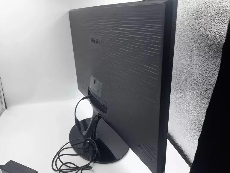 MONITOR SAMSUNG LED S24 D300 | Monitory | Loombard.pl