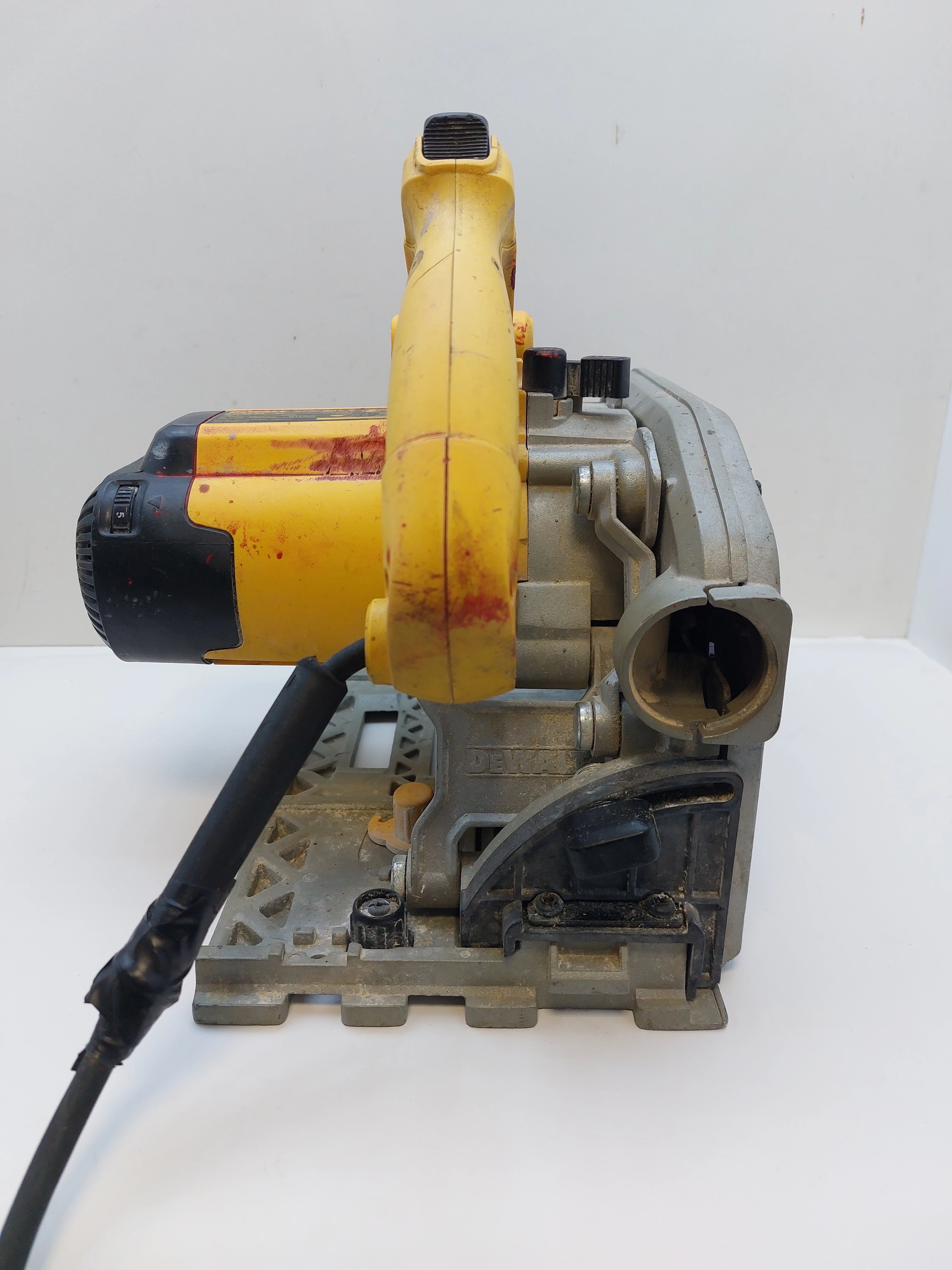 PILARKO-ZAGŁĘBIARKA ELEKTRYCZNA DEWALT DWS520 OPI | Pilarko-zagłębiarki ...