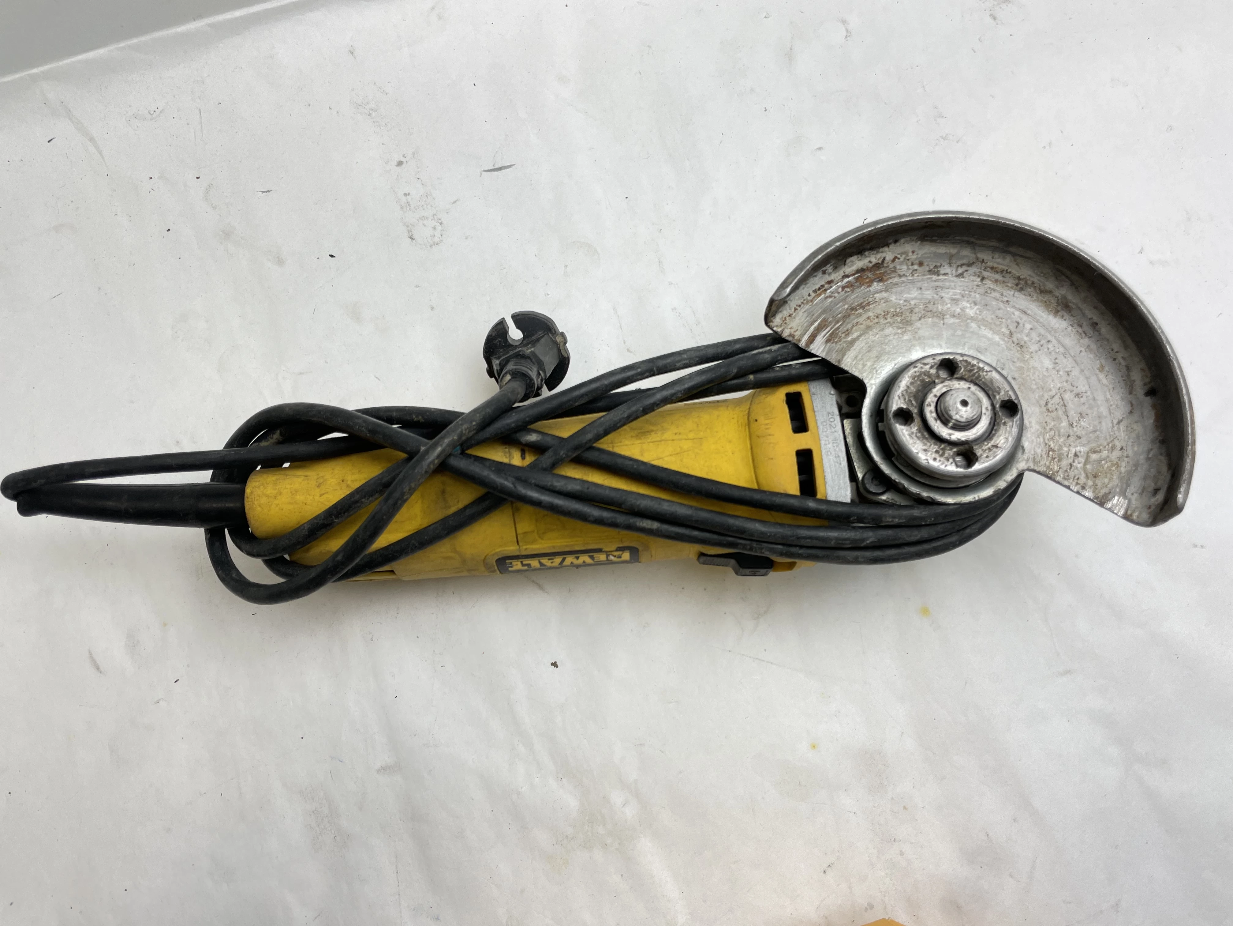 DEWALT DWE4157 SZLIFIERKA KATOWA SPRAWNA | Szlifierki | Loombard.pl