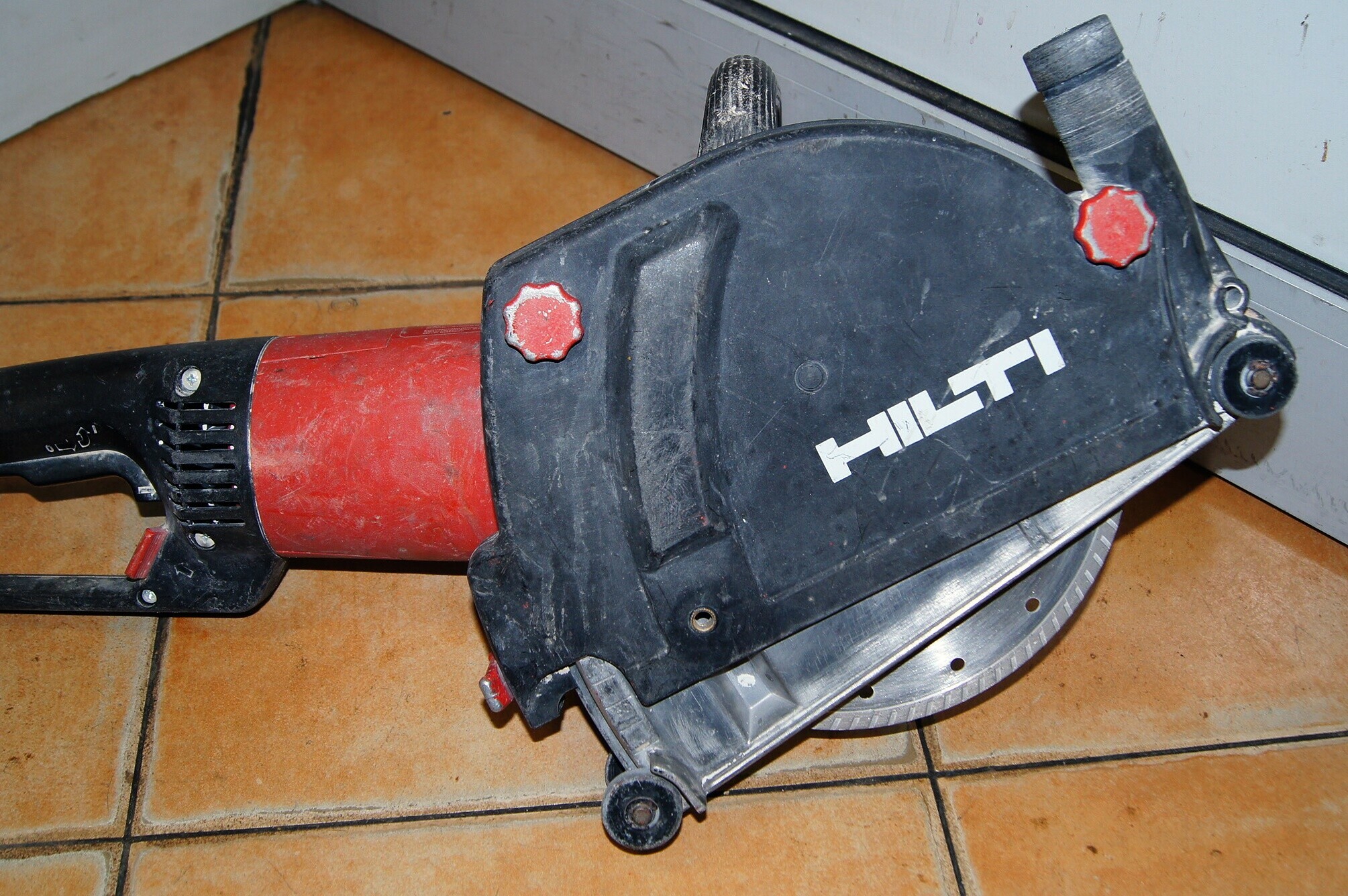 SZLIFIERKA HILTI DC 230-S WALIZKA | Szlifierki | Loombard.pl