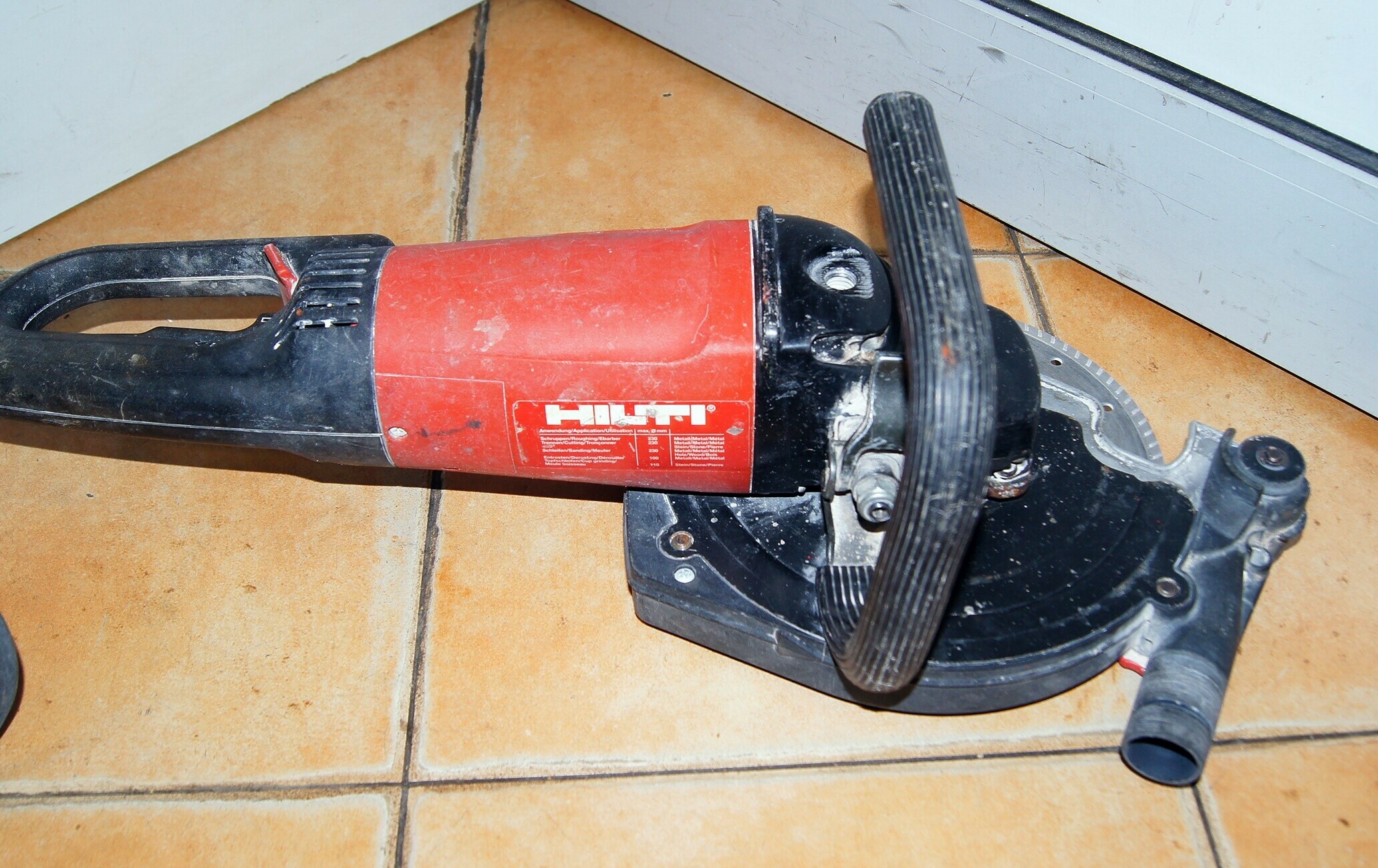 SZLIFIERKA HILTI DC 230-S WALIZKA | Szlifierki | Loombard.pl