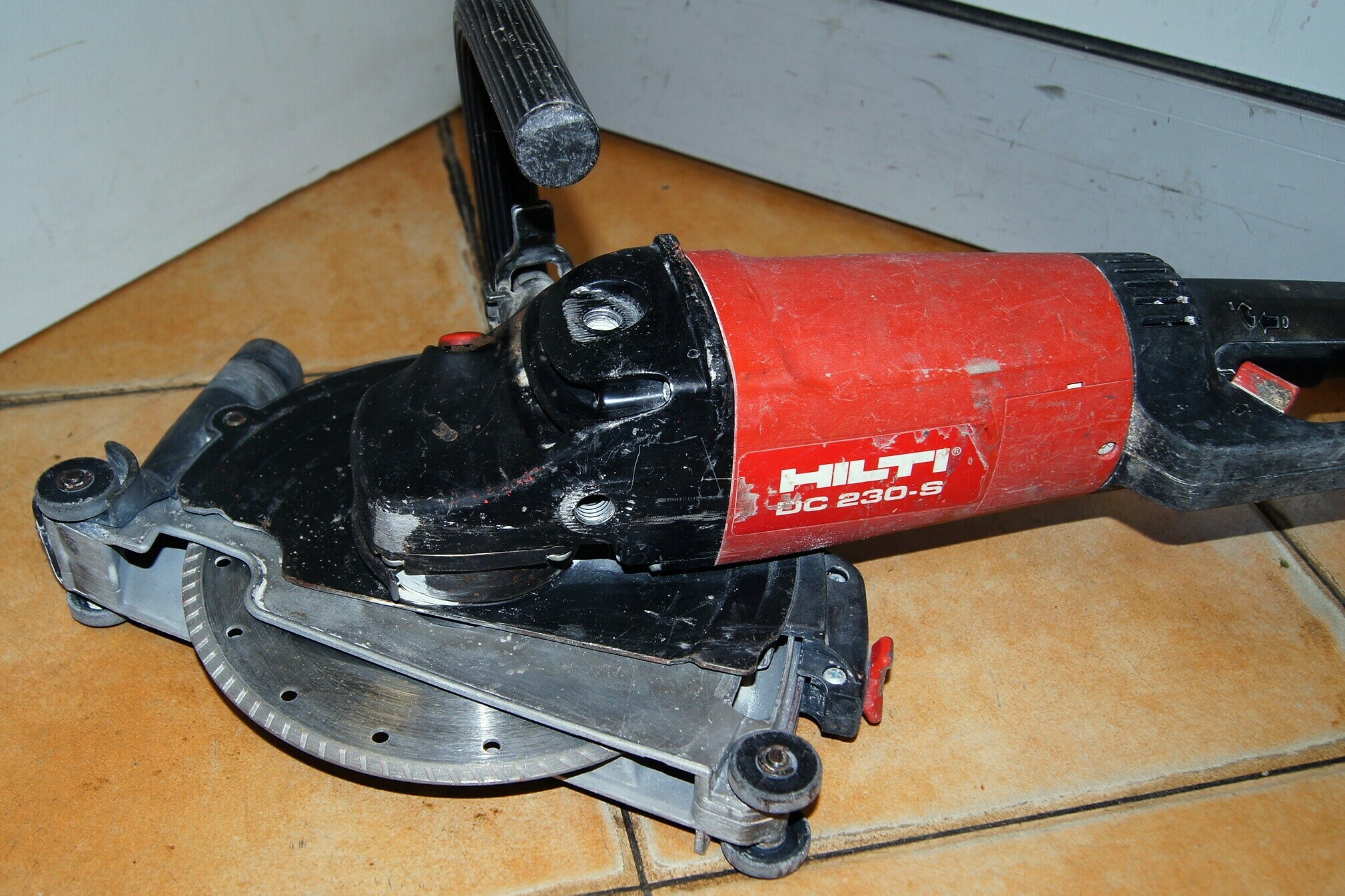 SZLIFIERKA HILTI DC 230-S WALIZKA | Szlifierki | Loombard.pl