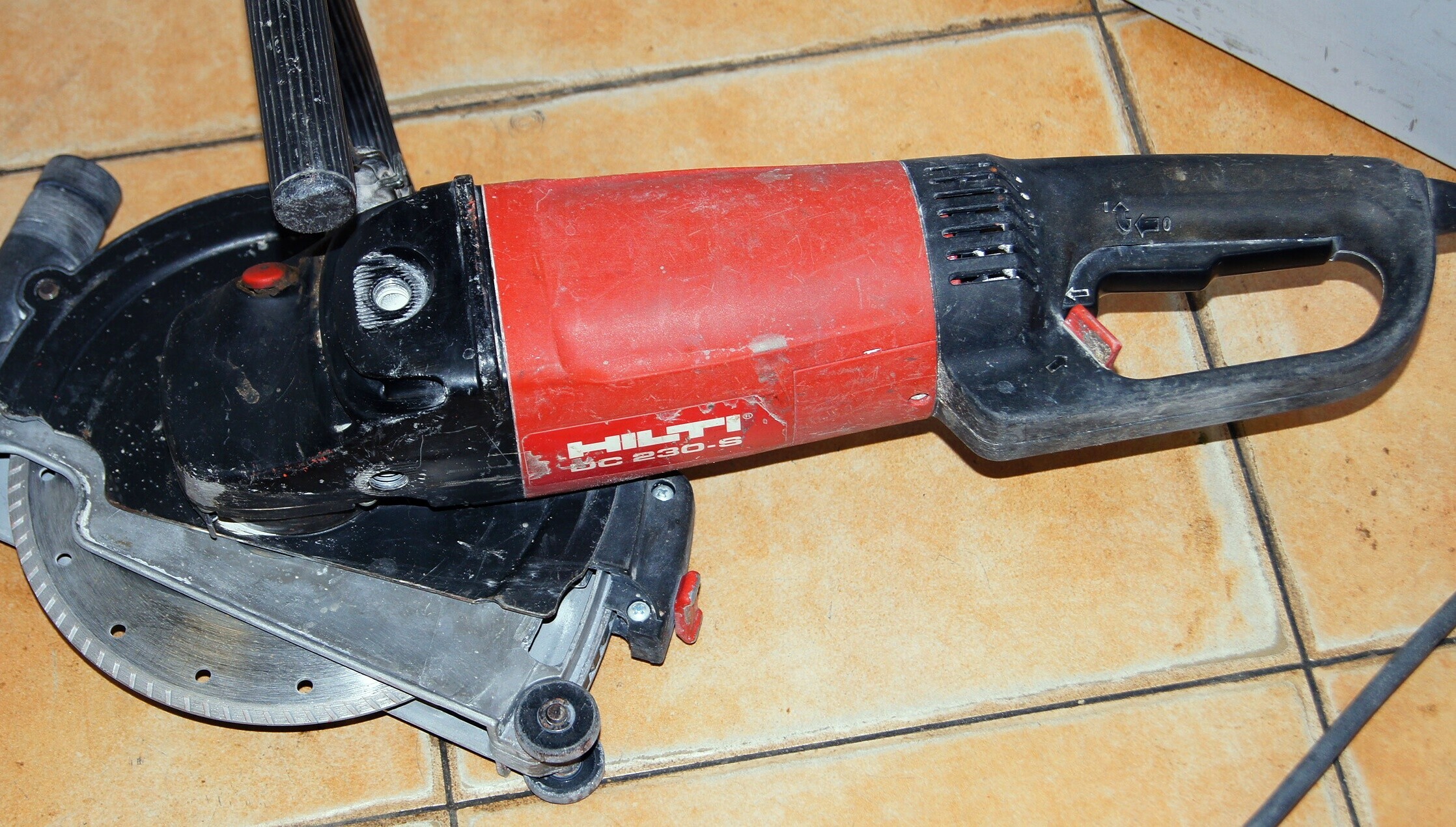 SZLIFIERKA HILTI DC 230-S WALIZKA | Szlifierki | Loombard.pl