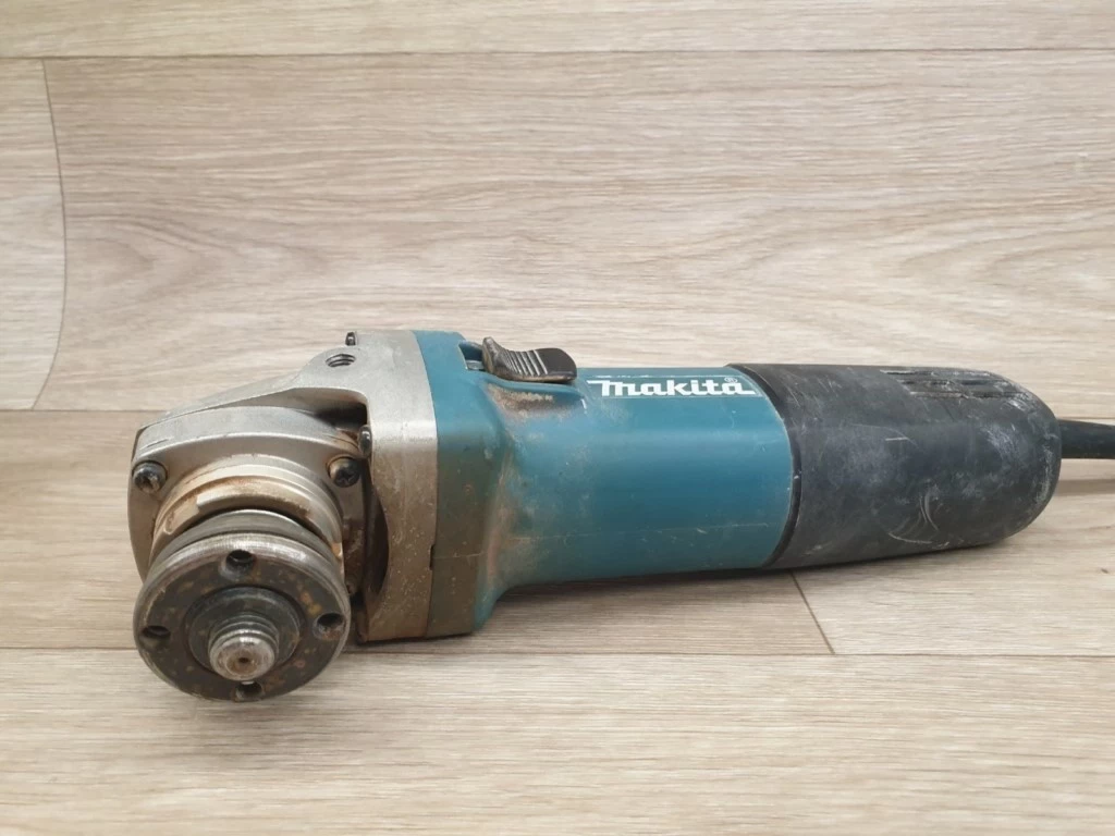 SZLIFIERKA KĄTOWA MAKITA 9558 HNR | Szlifierki | Loombard.pl