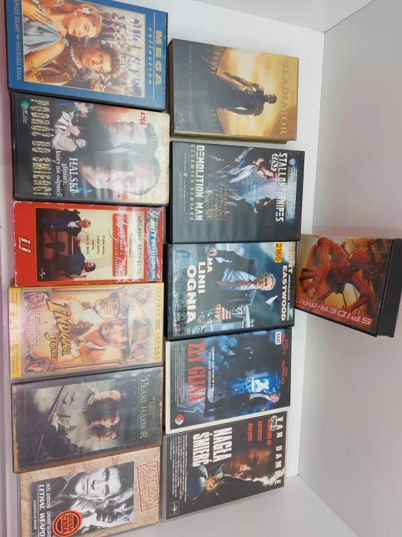 ZESTAW KASET VHS | Pozostałe | Loombard.pl