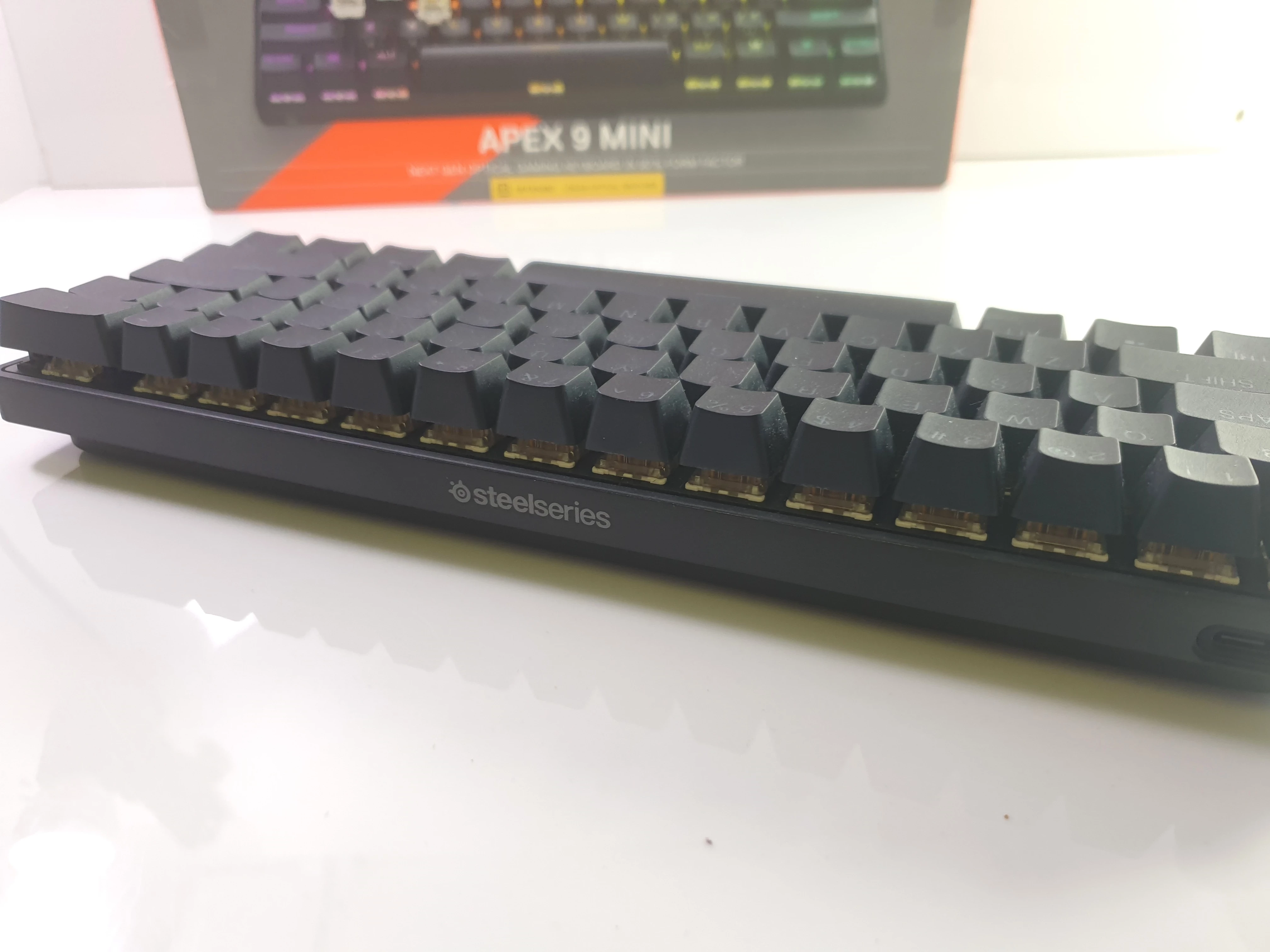 KLAWIATURA GAMINGOWA STEELSERIES APEX 9 MINI | Przewodowe | Loombard.pl