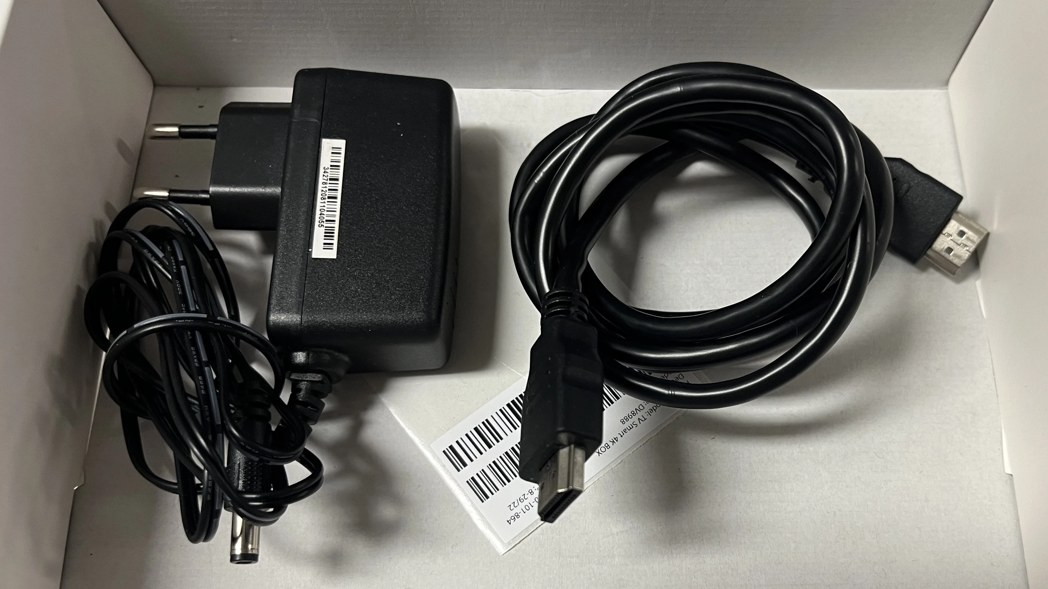 DEKODER TV SMART 4K BOX DV8988 | Urządzenia | Loombard.pl