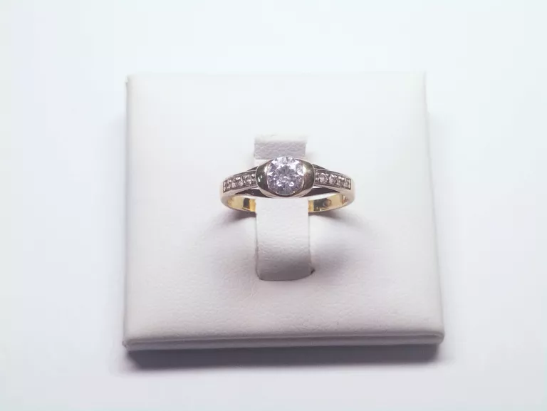 ZŁOTY PIERŚCIONEK Z CYRKONIAMI P585 2,27G R12 | Pierścionki, obrączki | Loombard.pl