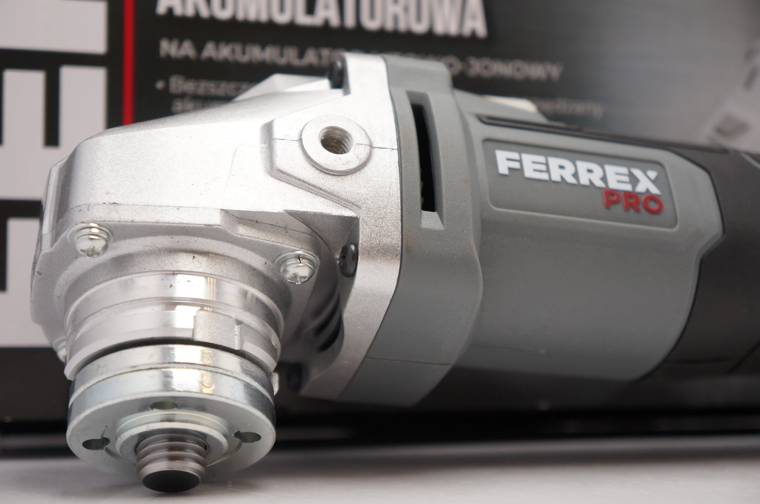 SZLIFIERKA KĄTOWA AKUMULATOROWA FERREX PRO 20V WALIZKA | Szlifierki ...