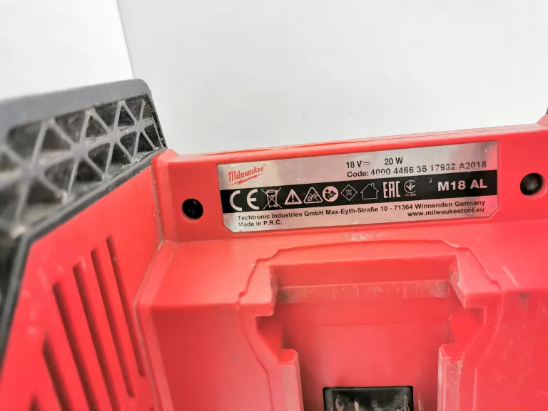 LAMPA BUDOWLANA HALOGEN LED MILWAUKEE M18 AL-0 + AKUMULATOR 3,0 AH ...