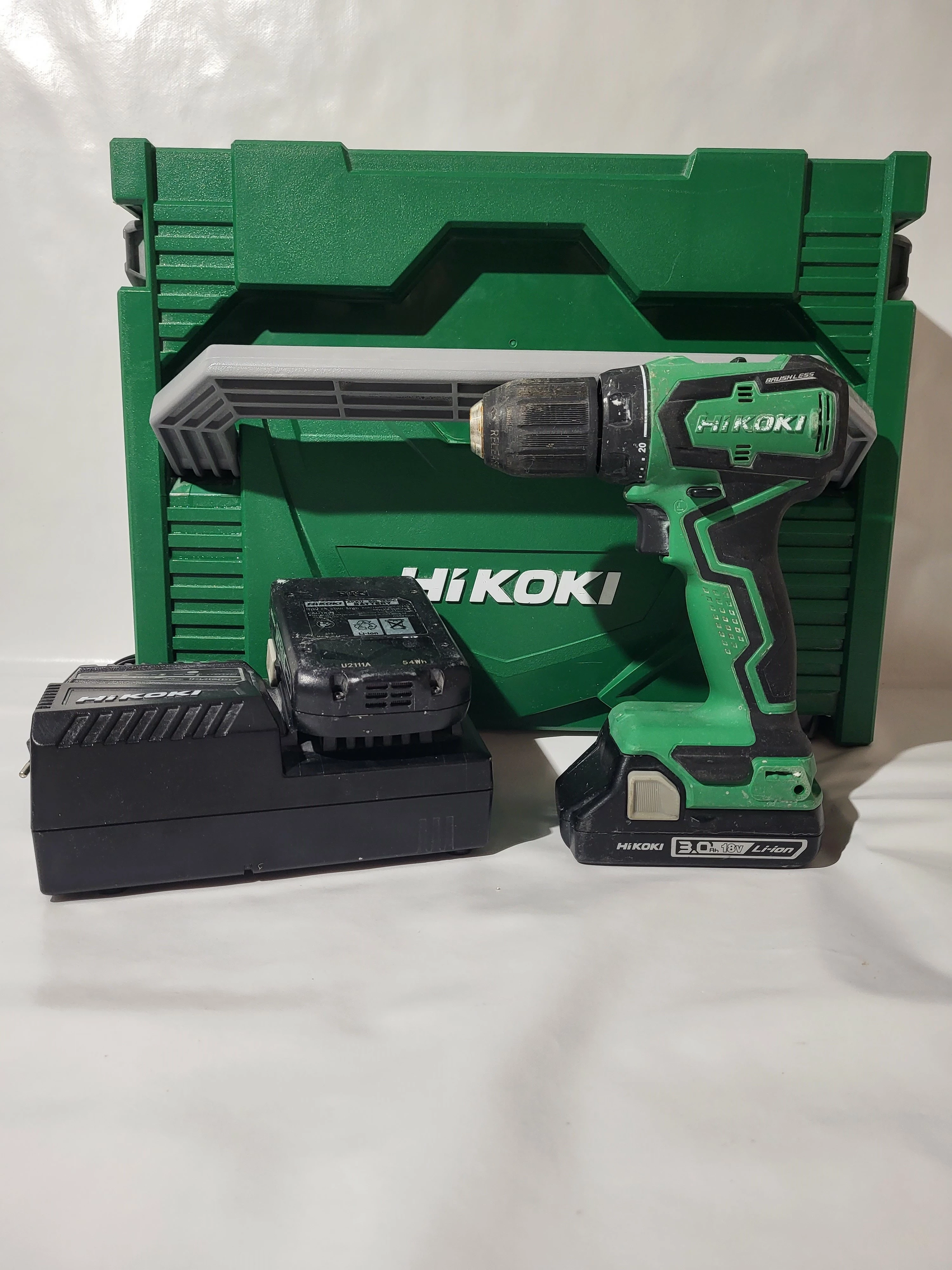 WKRĘTARKA HIKOKI DS18DD 2021 R 2X AKU WALIZKA | Wkrętarki | Loombard.pl