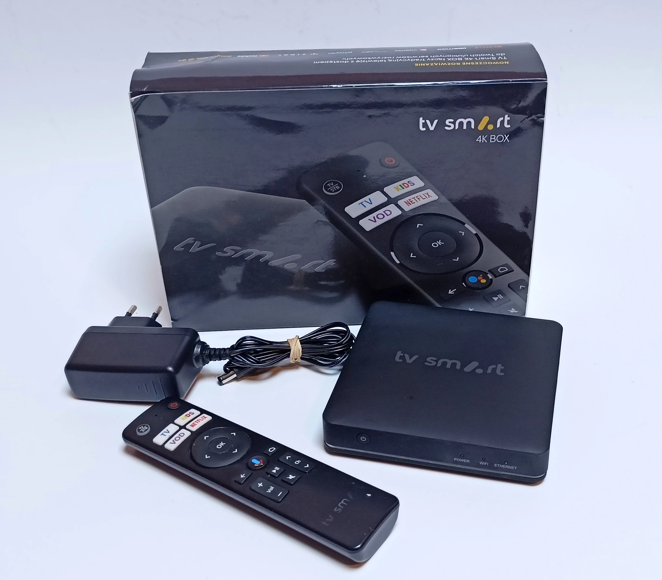 DEKODER TV SMART 4K BOX DV8519 | Urządzenia | Loombard.pl