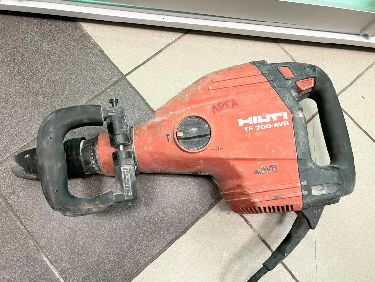 MŁOT WYBURZENIOWY HILTI TE 700-AVR CZYTAJ OPIS!!! | Młoty wyburzeniowe ...