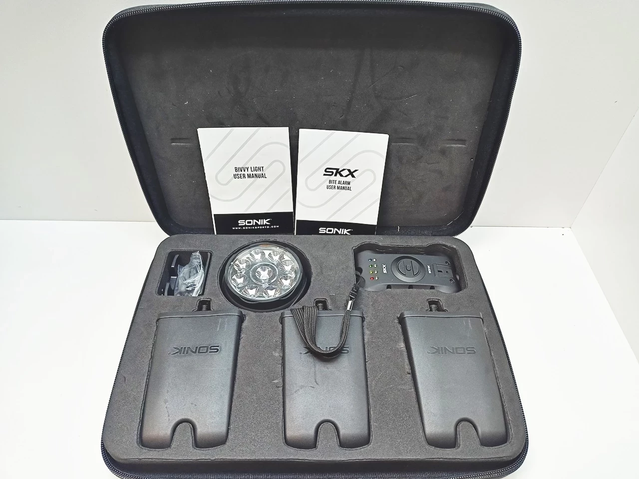 SYGNALIZATORY WĘDKARSKIE SONIK SKX 3+1 BITE ALARM | Sygnalizatory brań ...