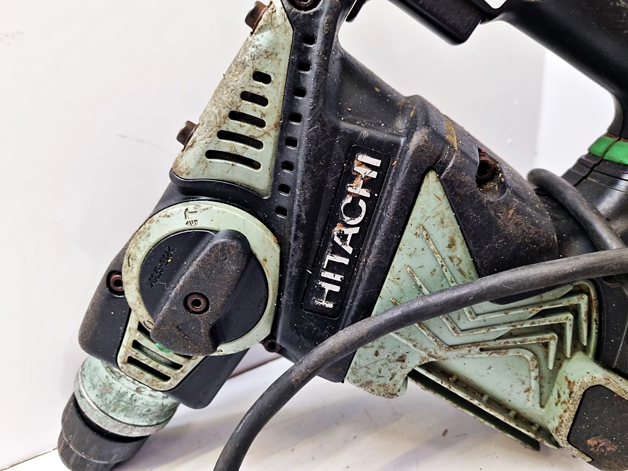 MŁOTOWIERTARKA HITACHI DH28PC 720W + WALIZKA | Młotowiertarki | Loombard.pl