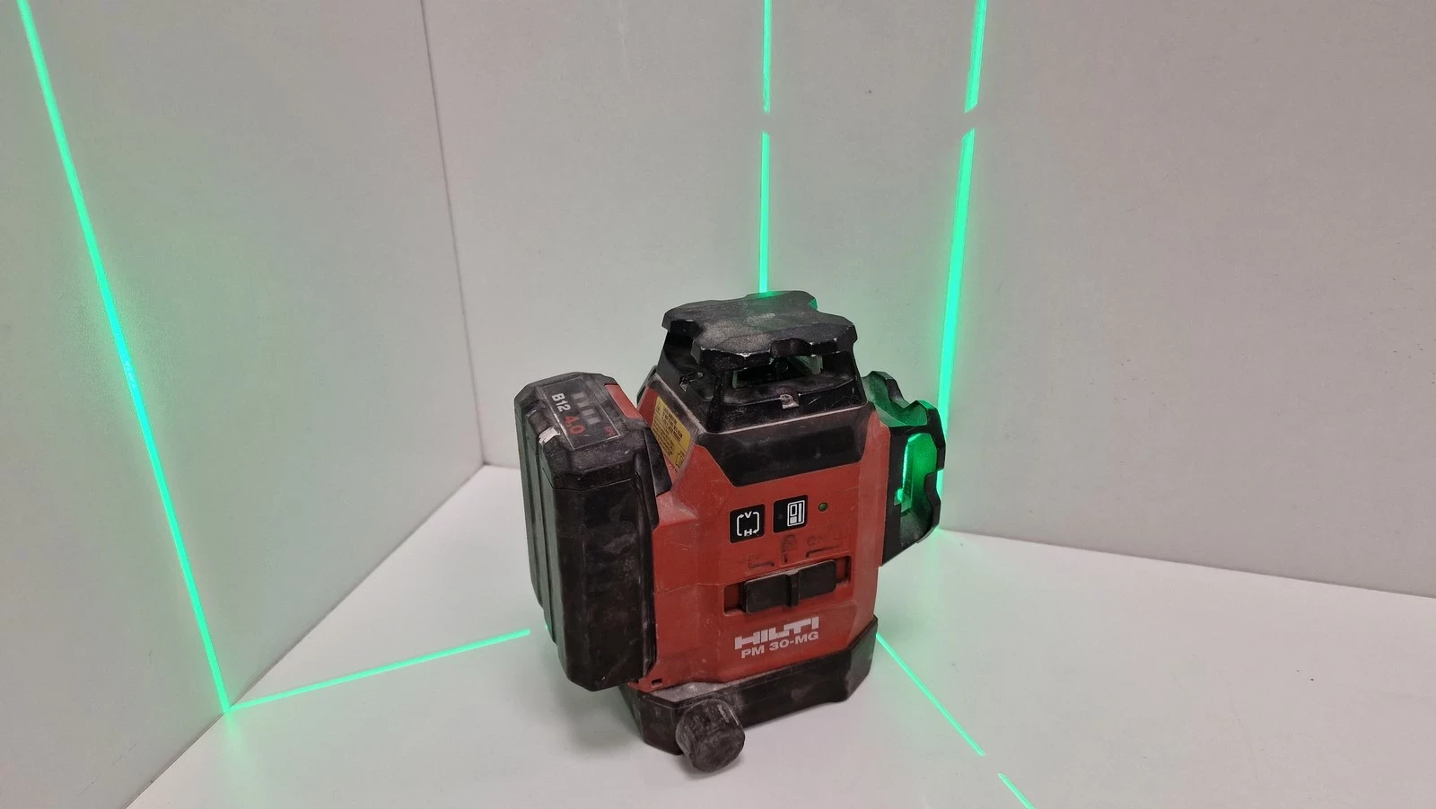 LASER WIELOLINIOWY HILTI PM 30-MG + BATERIA 4.0AH | Lasery krzyżowe | Loombard.pl
