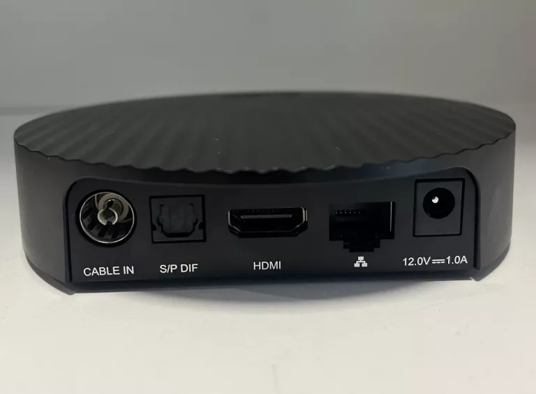 DEKODER PLAY BOX TV 4K HDR KOMPLET // ANDROID TV | Urządzenia | Loombard.pl