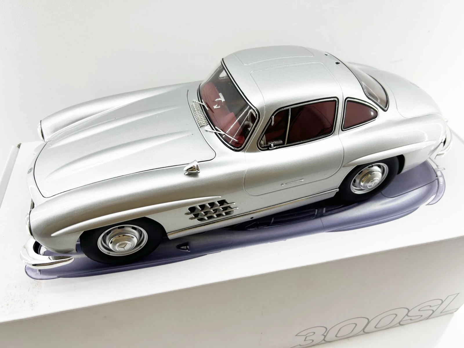 MODEL NOREV MERCEDES 300SL SKALA 1:12 | Samochody | Loombard.pl