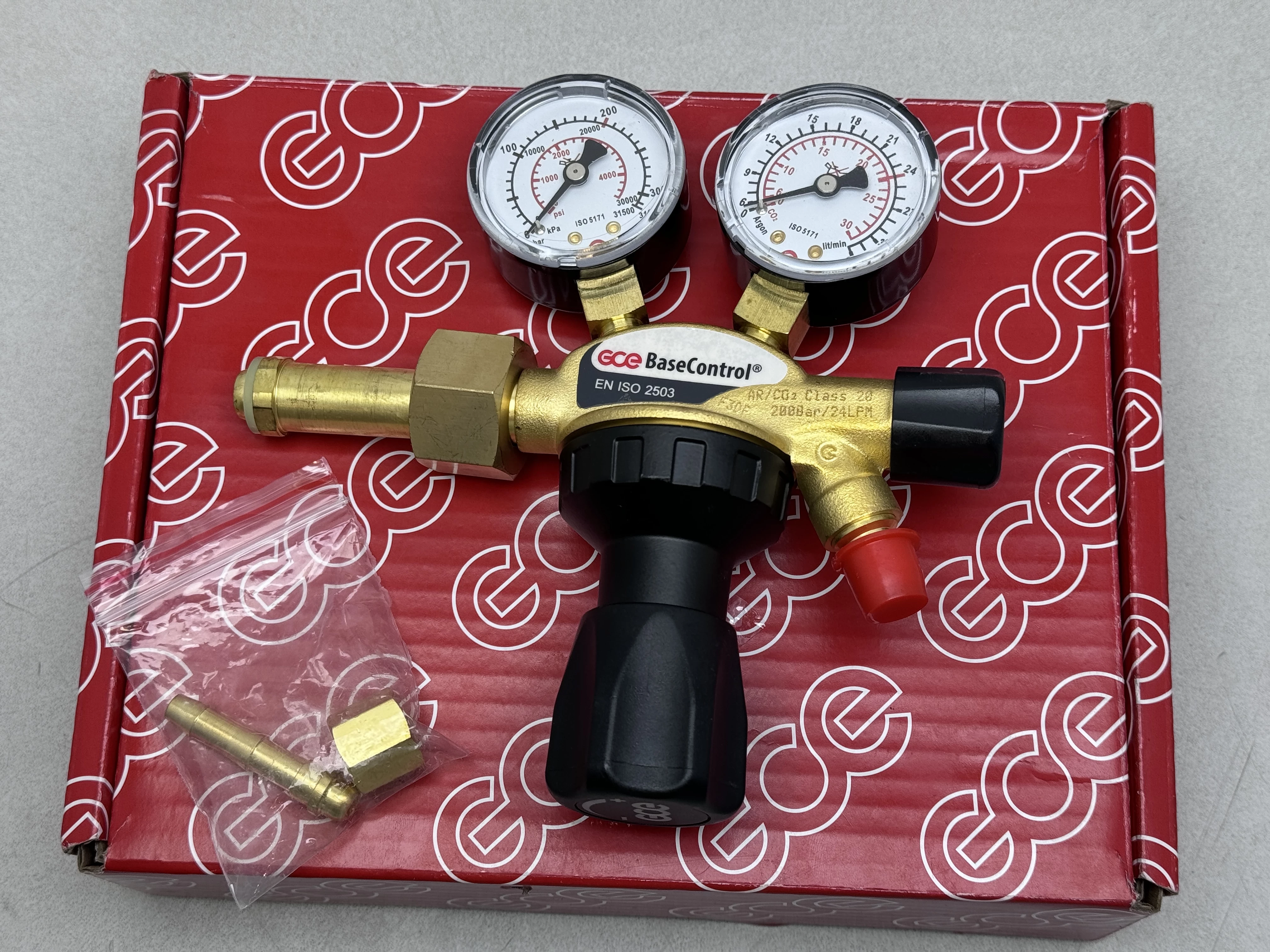 POWYSTAWOWY REDUKTOR DO ARGONU ARG/CO2 | Przemysł metalowy i hutnictwo ...