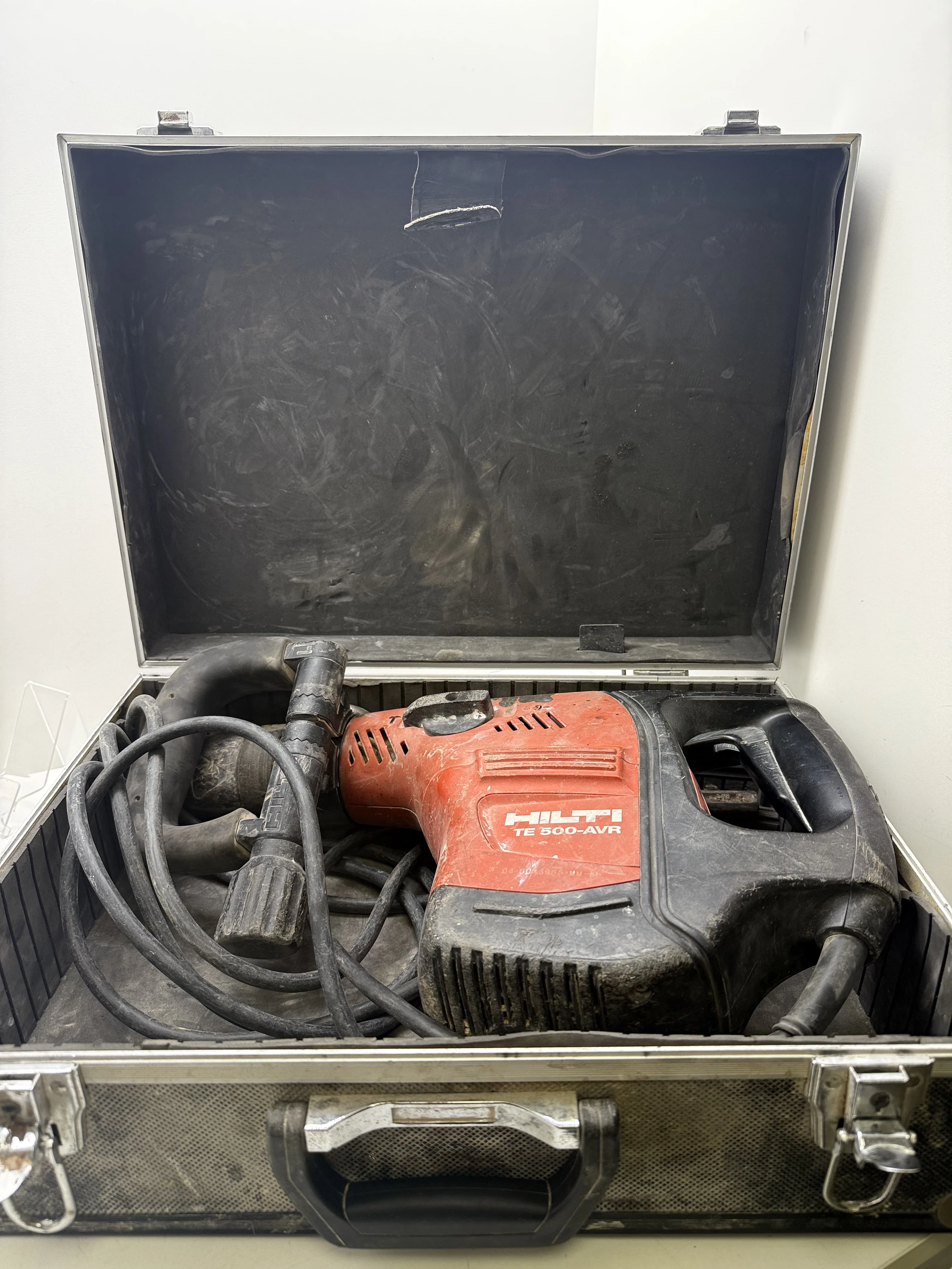 HILTI TE 500 AVR WALIZKA | Młoty wyburzeniowe | Loombard.pl