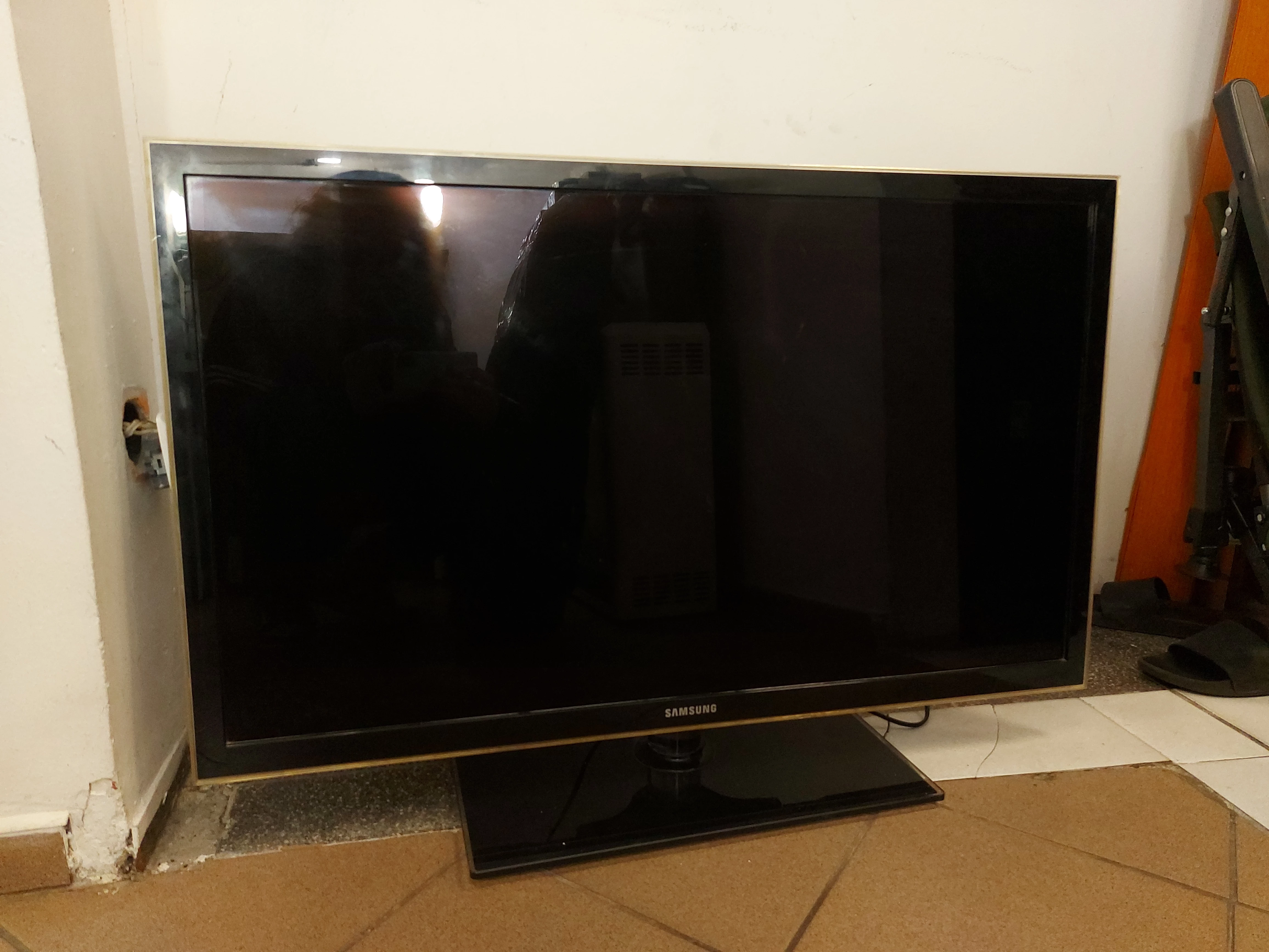 TELEWIZOR SAMSUNG 40" FULL HD UE40D5000 DVB-T, DVB-C DOLBY PULSE 60HZ ...