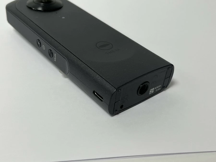 KAMERA SPORTOWA RICOH THETA X 4K UHD R04010 | Kamery cyfrowe | Loombard.pl