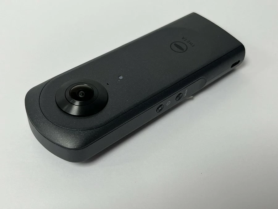 KAMERA SPORTOWA RICOH THETA X 4K UHD R04010 | Kamery cyfrowe | Loombard.pl