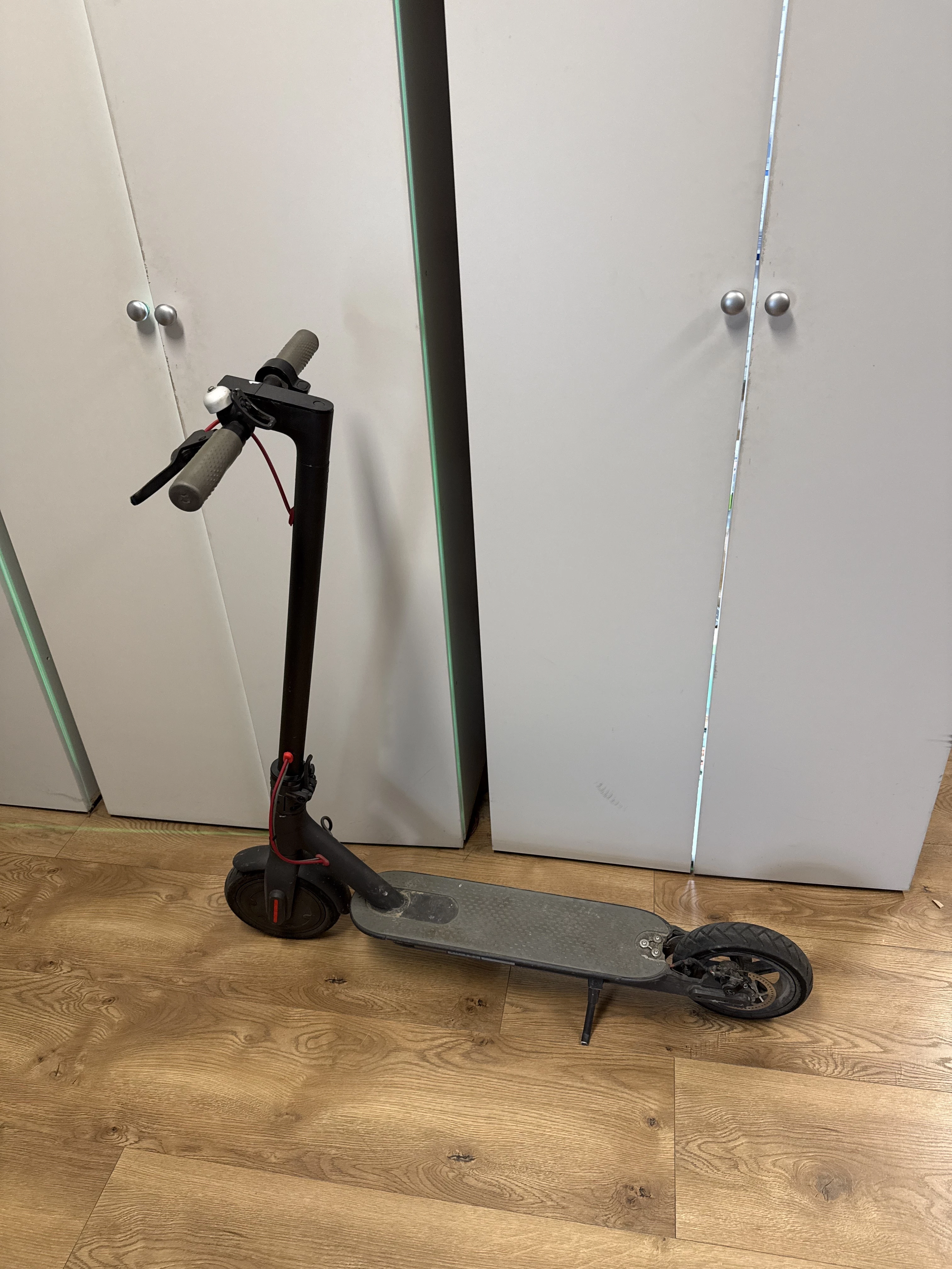 HULAJNOGA ELEKTRYCZNA MI ELECTRIC SCOOTER M365 | ŁADOWARKA | Hulajnogi ...