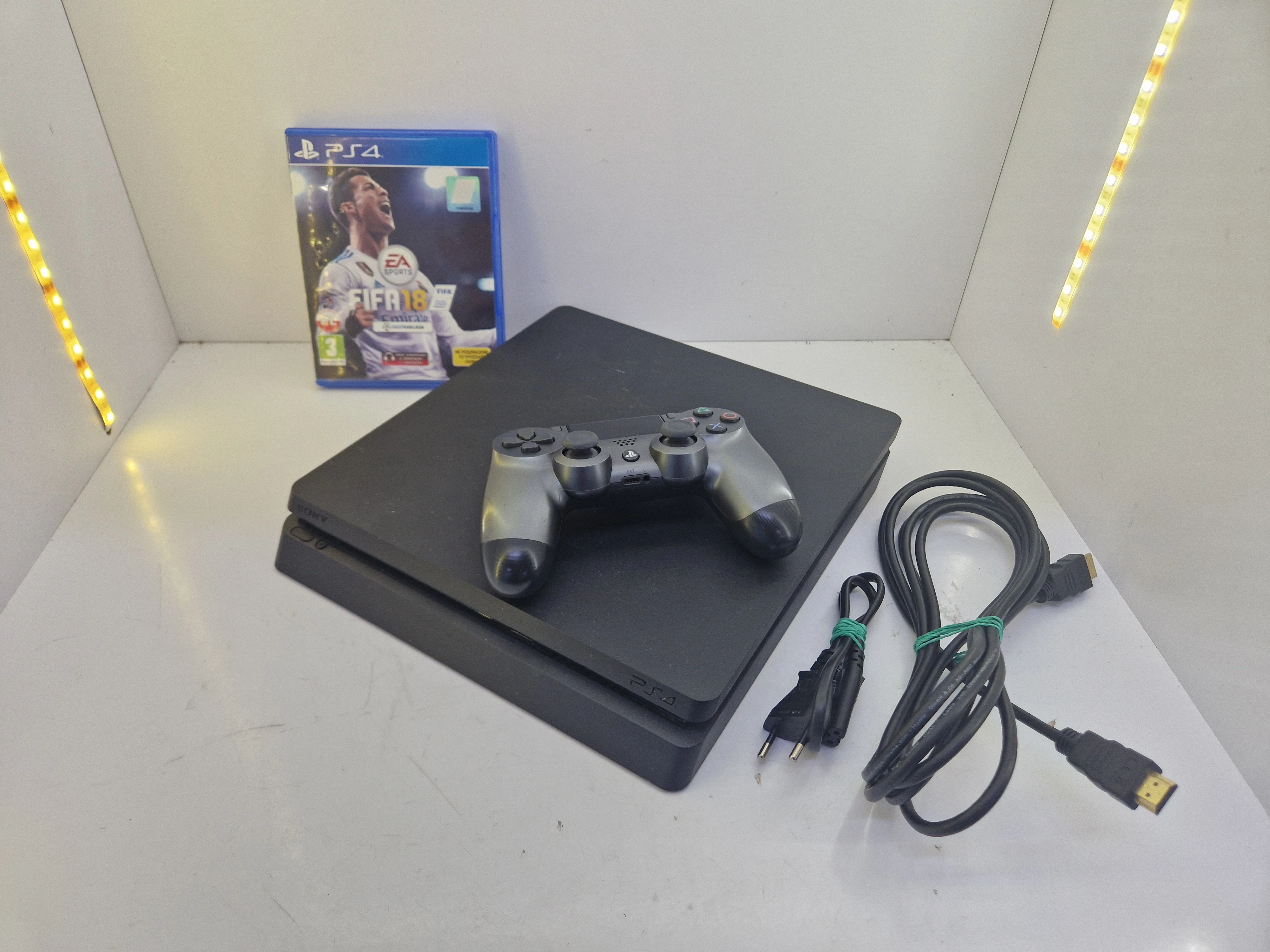 KONSOLA PS4 CUH-2216A PAD OKABLOWANIE GRA FIFA 18 | Konsole | Loombard.pl