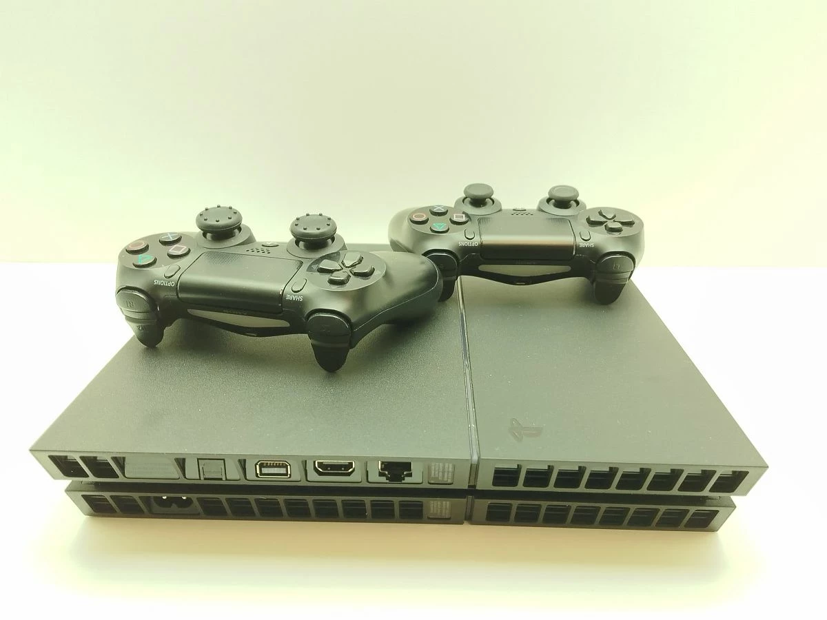 KONSOLA SONY PS4 1TB CUH-1216B | Konsole | Loombard.pl