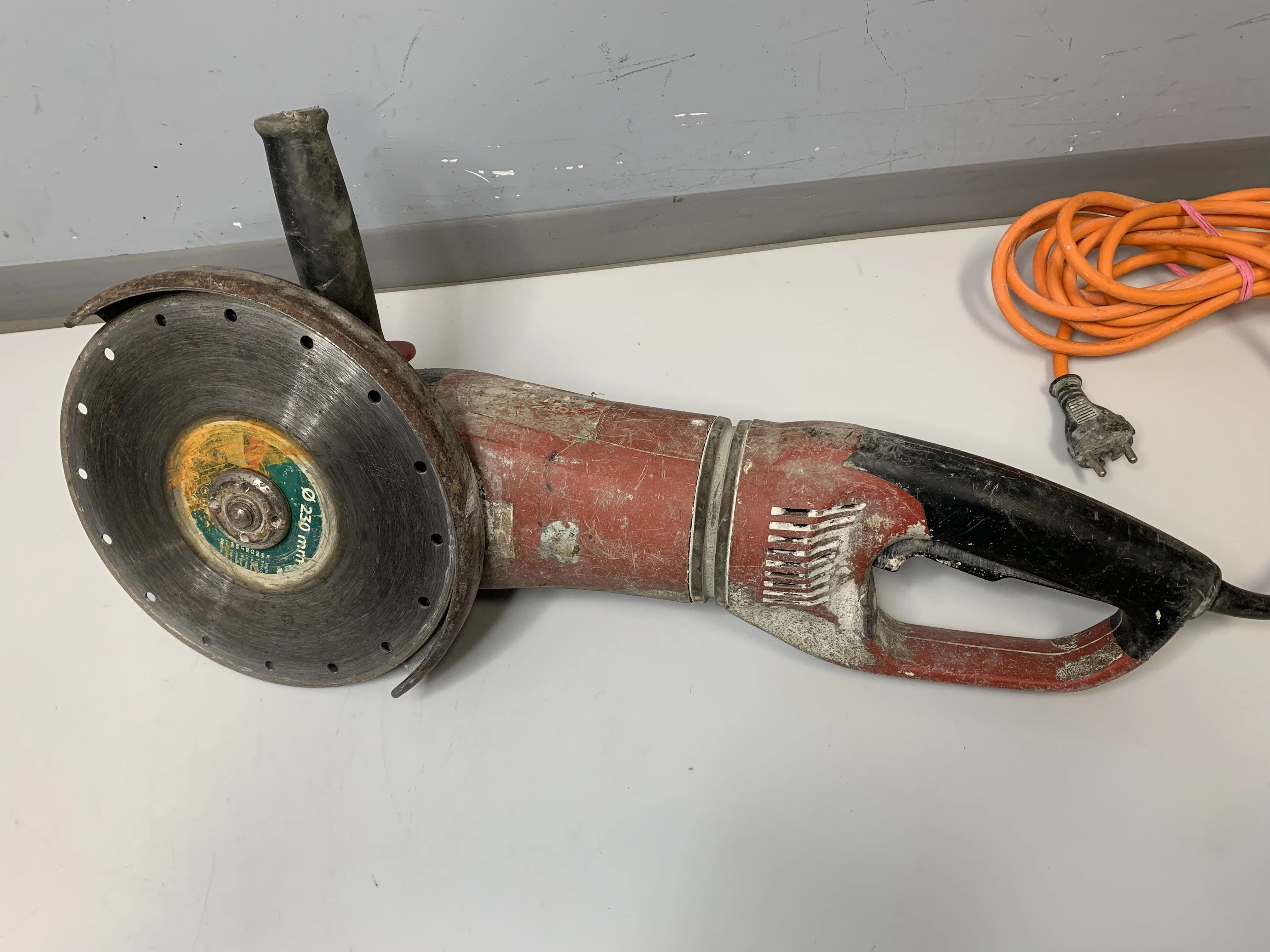 SZLIFIERKA KĄTOWA HILTI DAG 230-D | Szlifierki | Loombard.pl