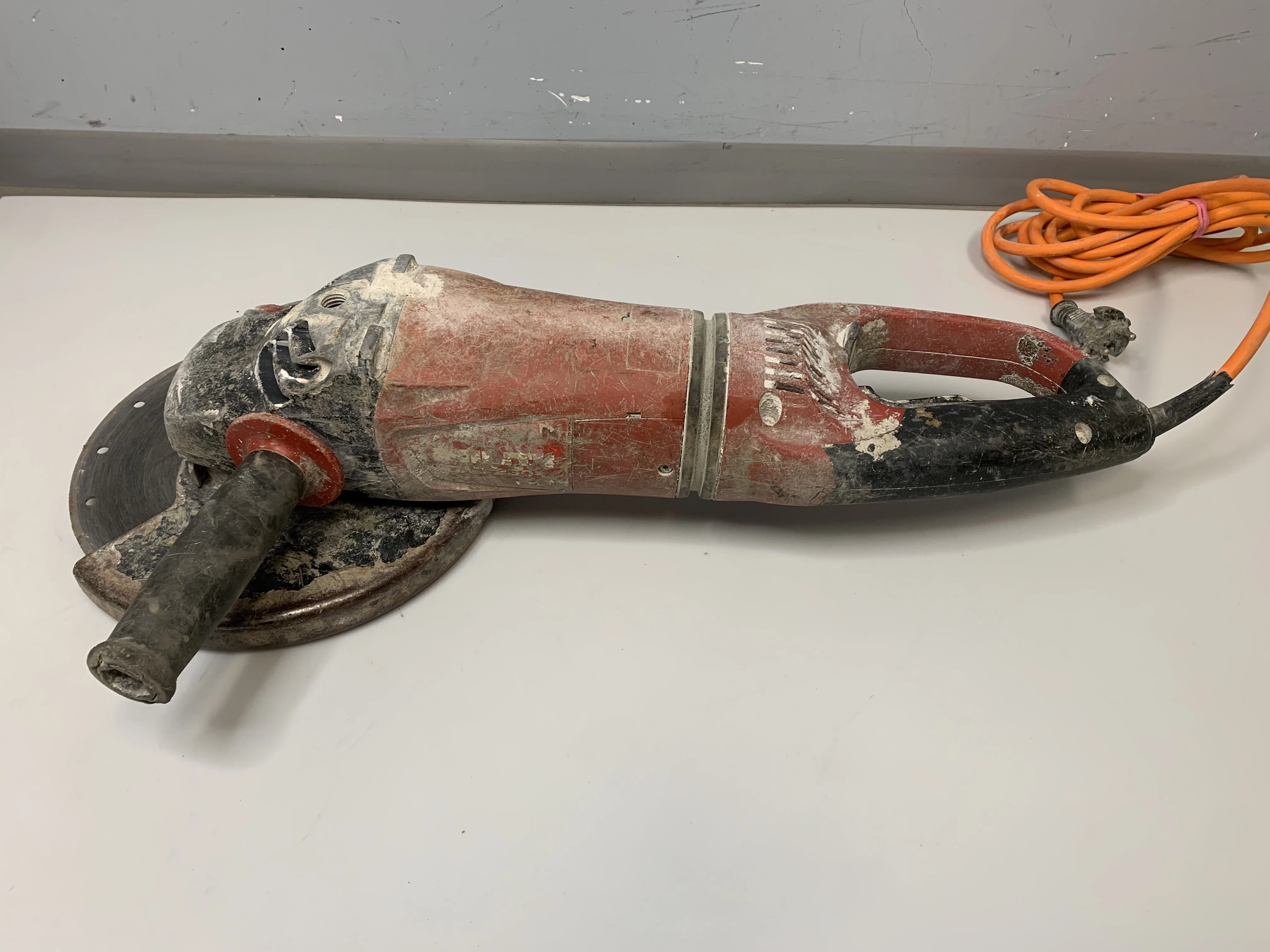 SZLIFIERKA KĄTOWA HILTI DAG 230-D | Szlifierki | Loombard.pl