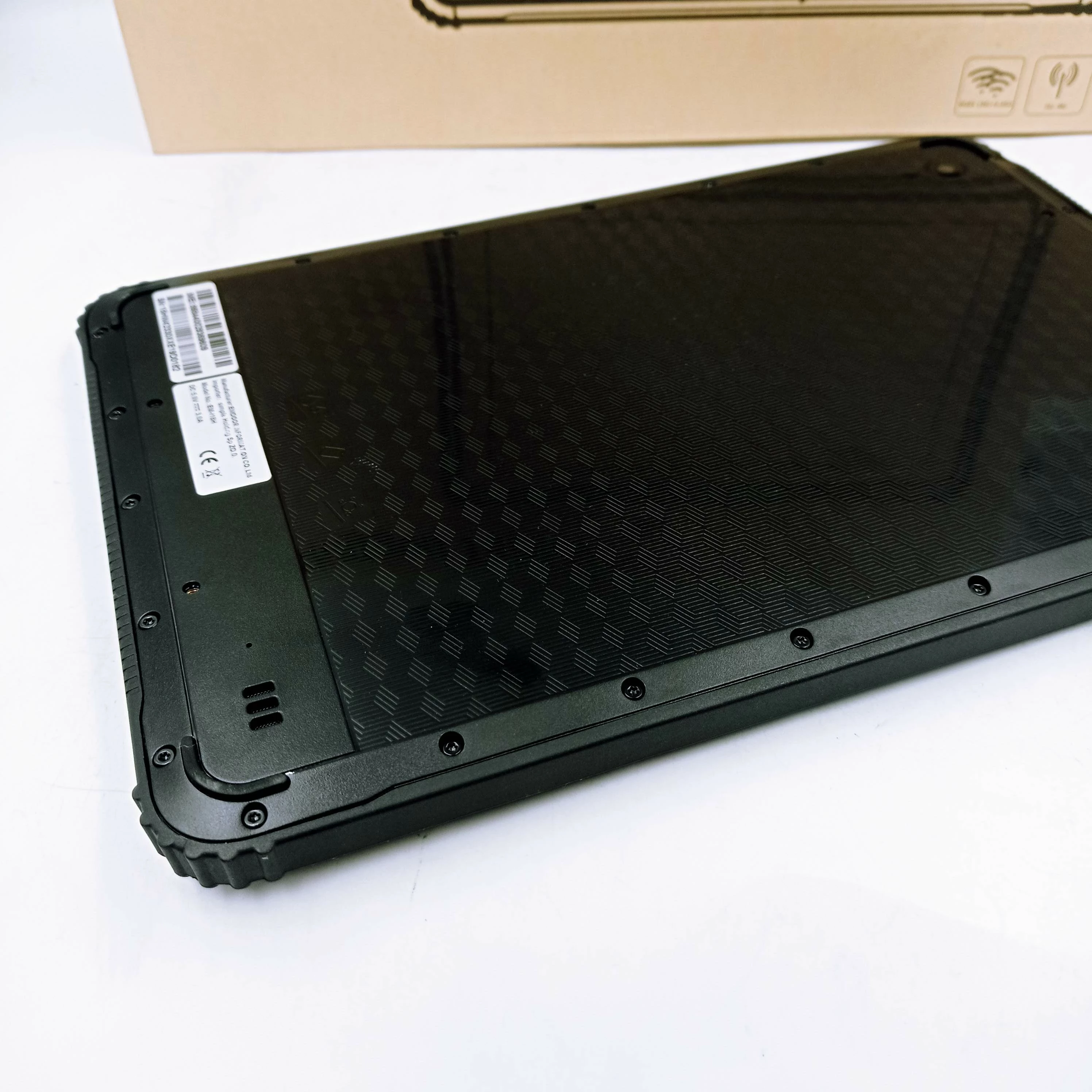 TABLET EMDOOR RUGGED TABLET EM-I18H | Urządzenia | Loombard.pl