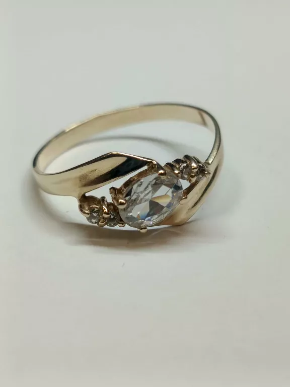 ZŁOTY PIERŚCIONEK PRÓBY 585 Z CYRKONIAMI – EFEKTOWNA FORMA I BLASK ...