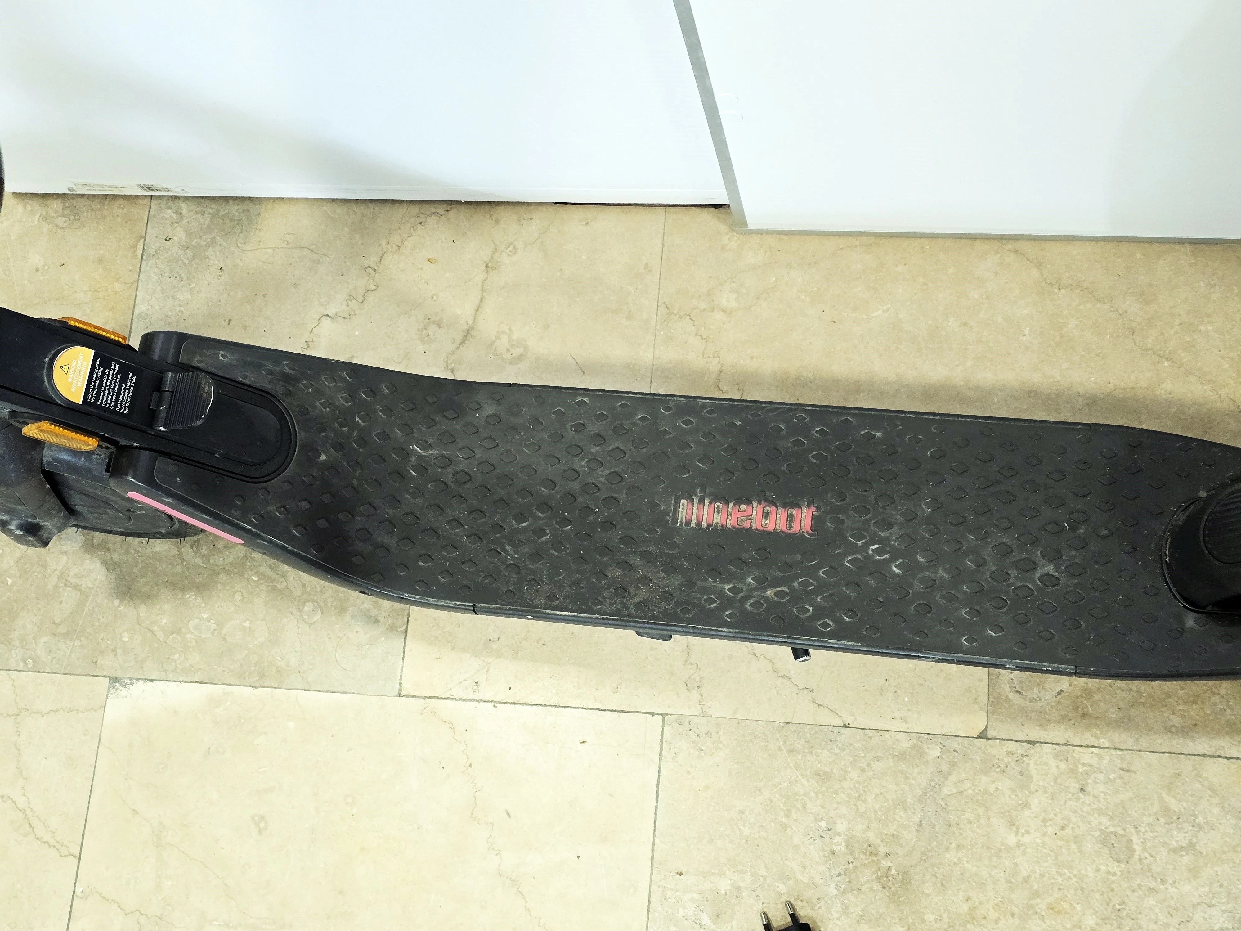 HULAJNOGA NINEBOT E22E ŁADOWARKA | Hulajnogi elektryczne | Loombard.pl