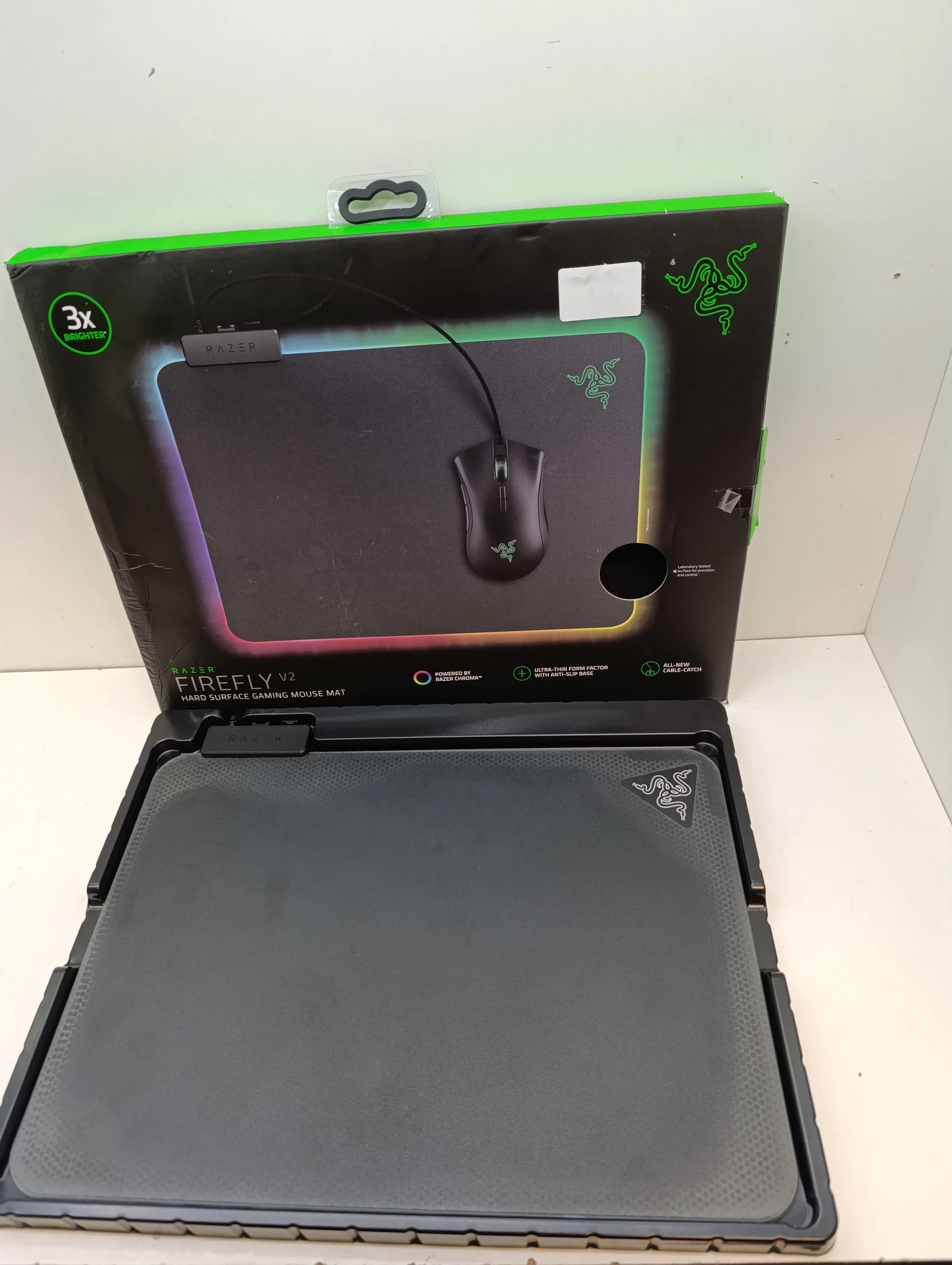 RAZER FIREFLY V2 PODKŁADKA POD MYSZ GAMINGOWA RGB | Podkładki | Loombard.pl