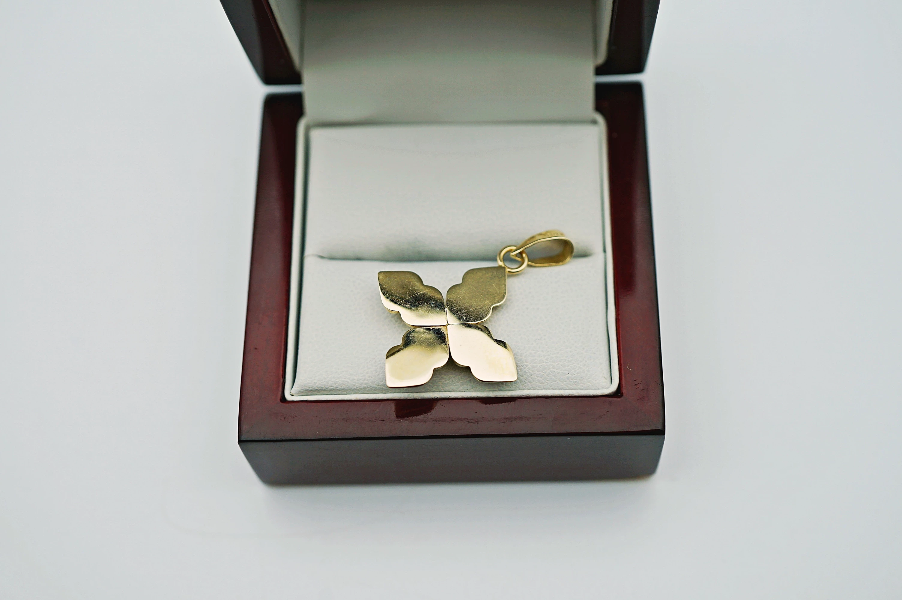 PIĘKNA POKAŹNA ZAWIESZKA ZE ZŁOTA : KRZYŻYK PR:585 GR:2.08 | Loombard.pl