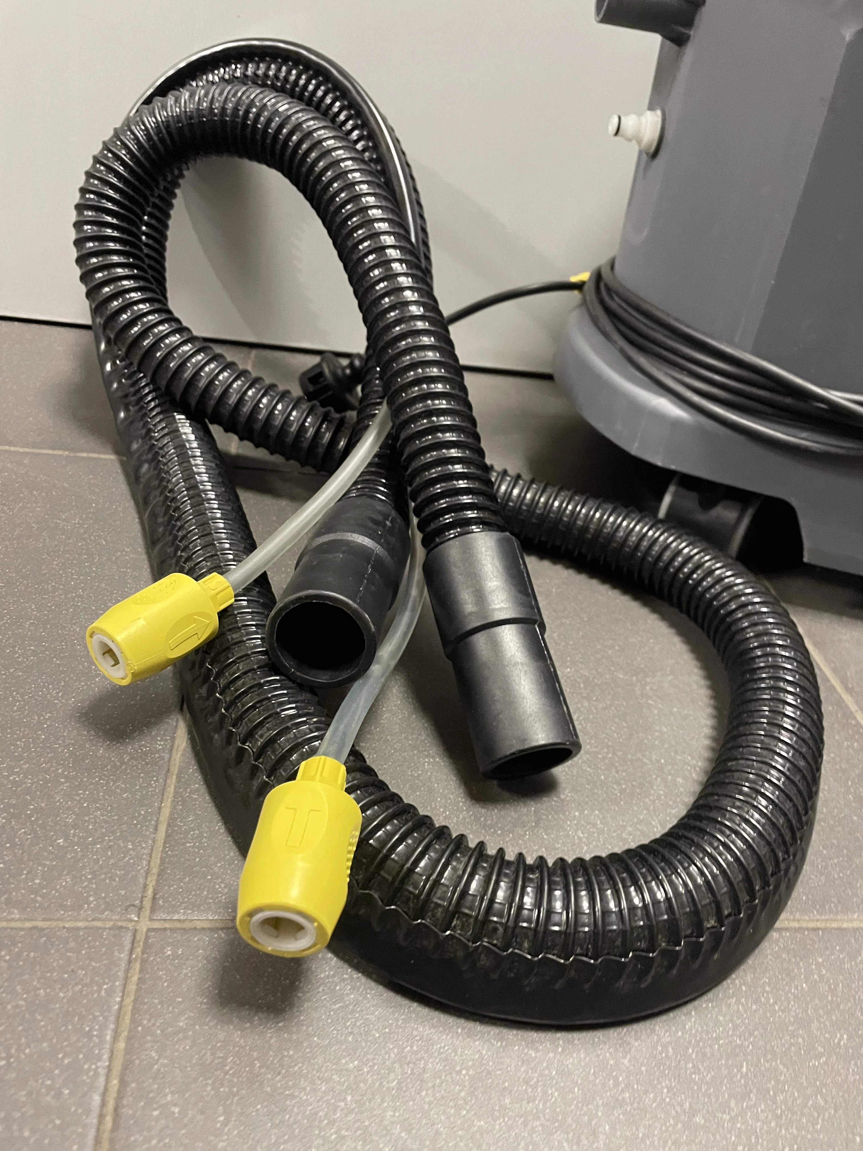 KARCHER PUZZI 8/1 | Odkurzacze wodne i piorące | Loombard.pl