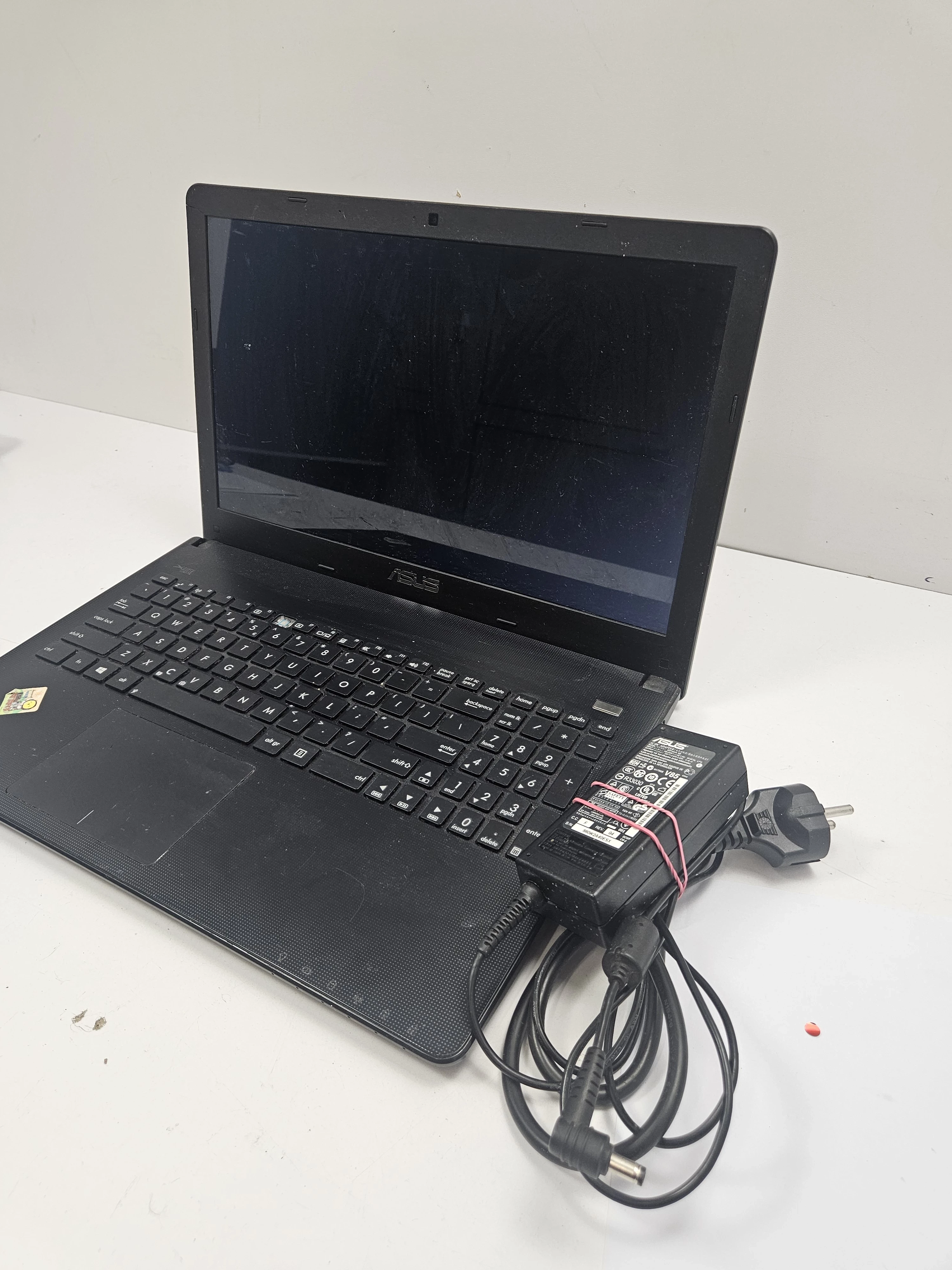 LAPTOP ASUS + ŁADOWARKA | Laptopy | Loombard.pl