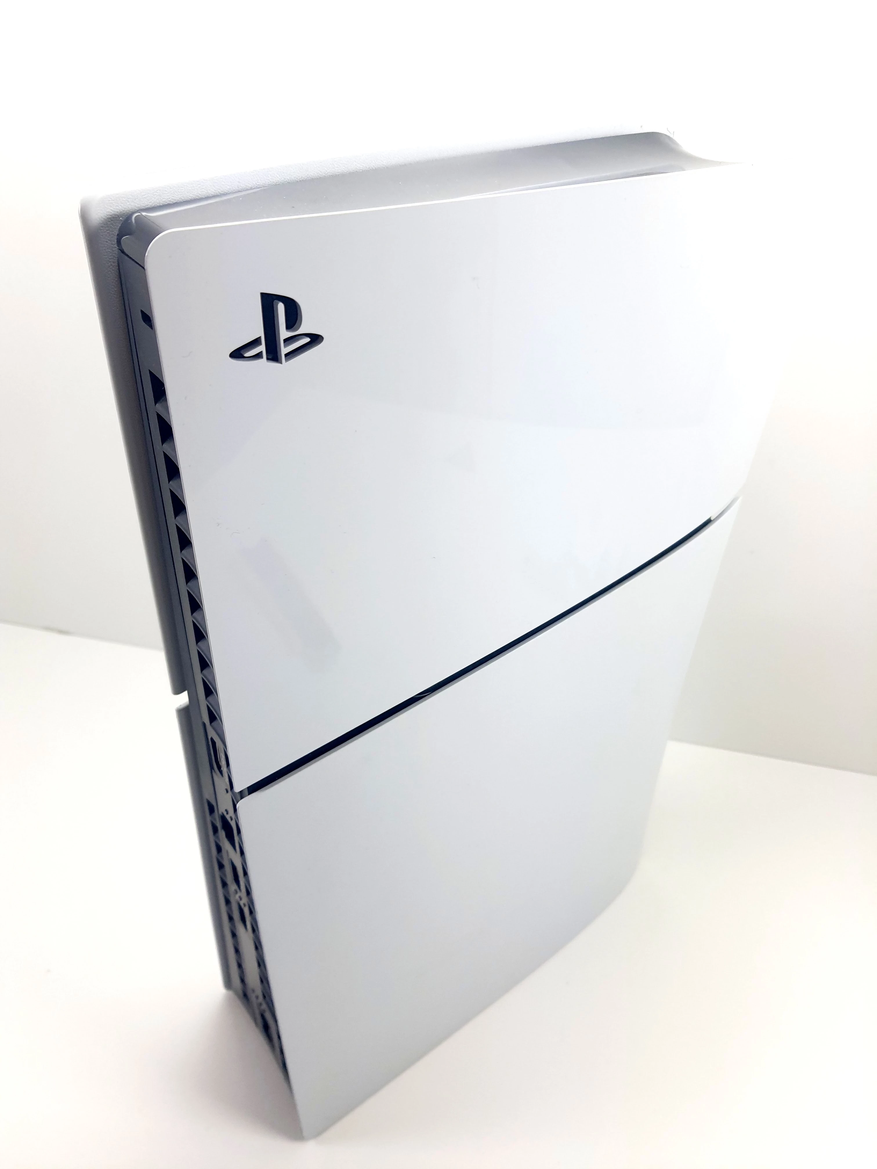 KONSOLA PS5 SLIM CFI-2016 PAD | Konsole | Loombard.pl