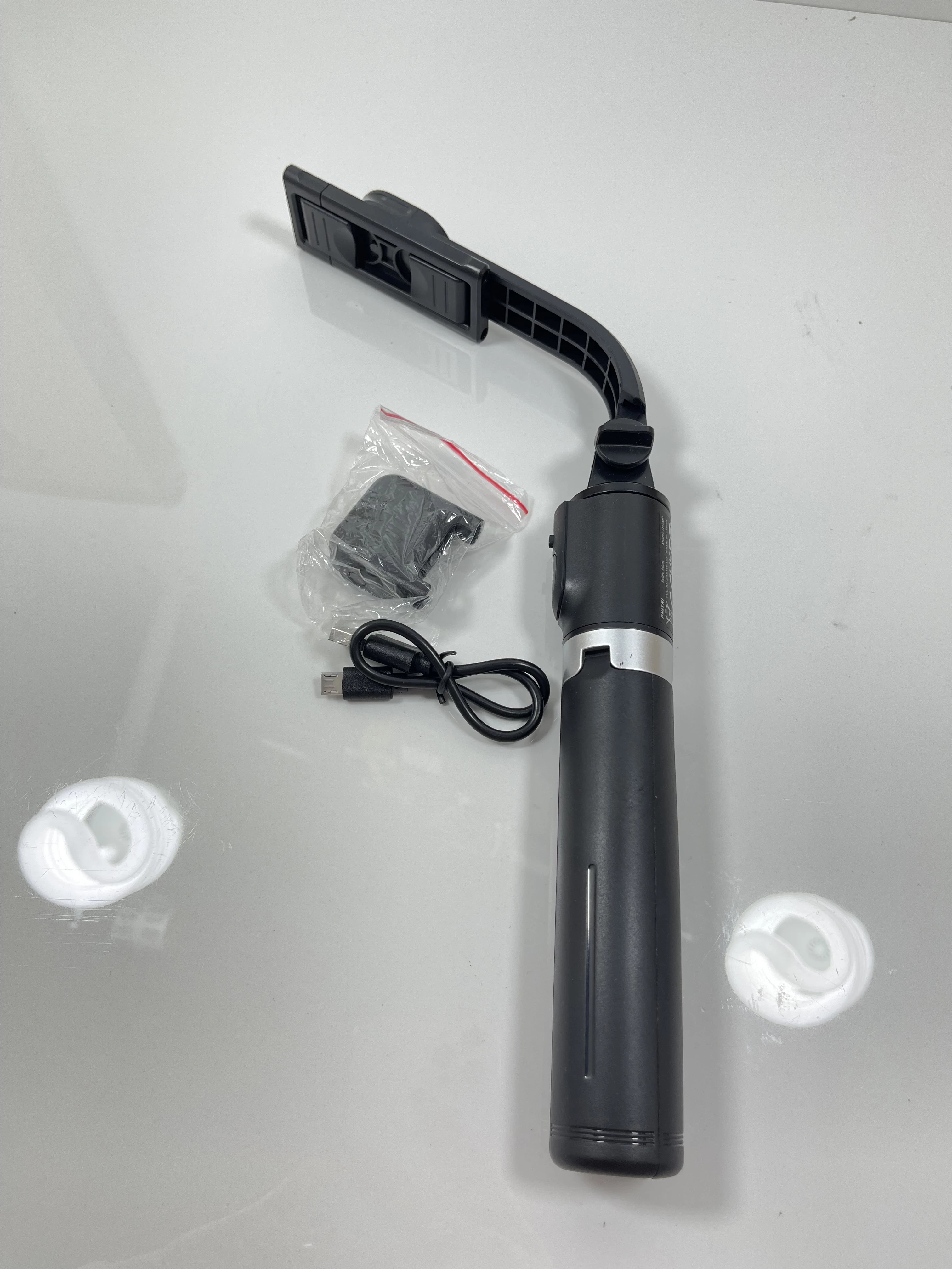 SELFIE STICK Q02MP – STATYW BLUETOOTH + LED 114 CM + 2 LAMPY | Loombard.pl
